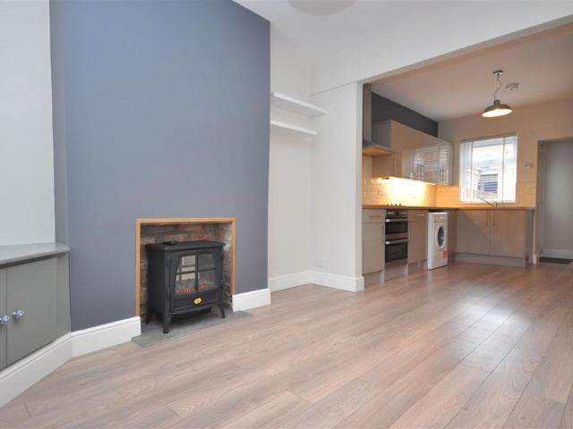 2 bedroom house to rent