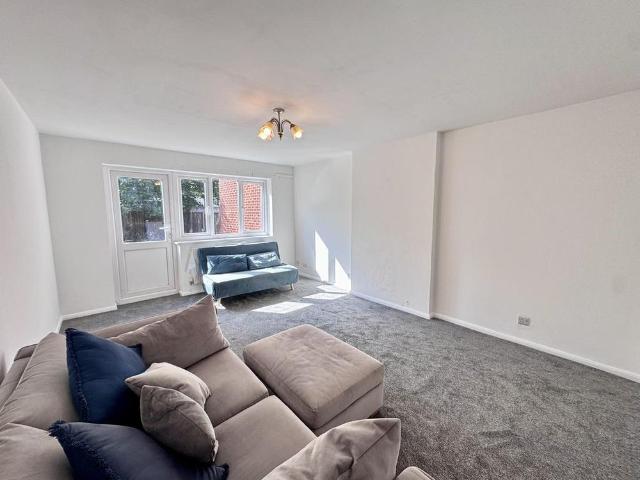 2 bedroom house to rent