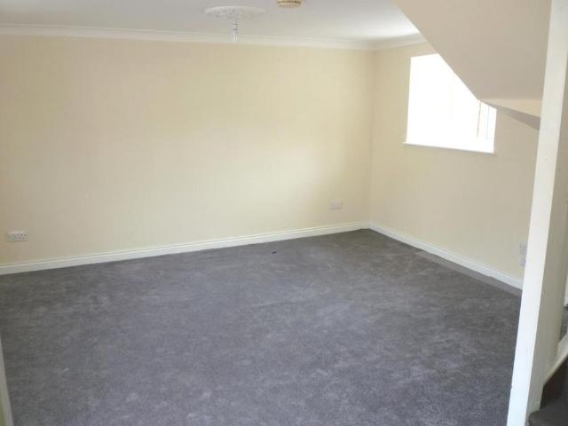 2 bedroom house to rent