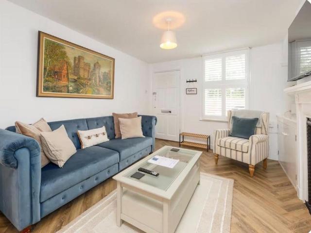 2 bedroom house to rent