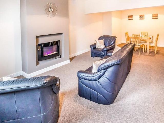 2 bedroom house to rent