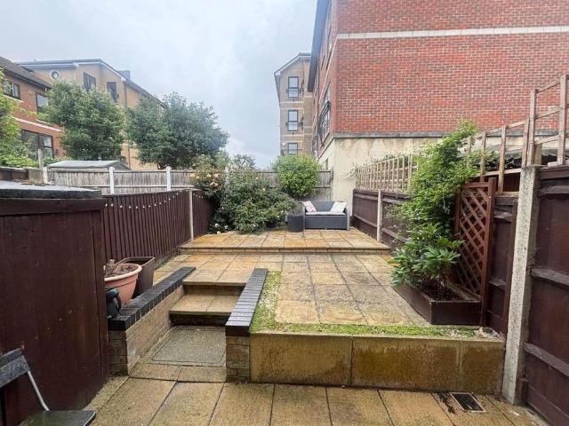 2 bedroom house to rent