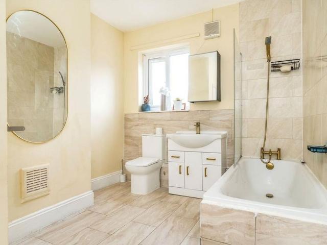 2 bedroom house to rent