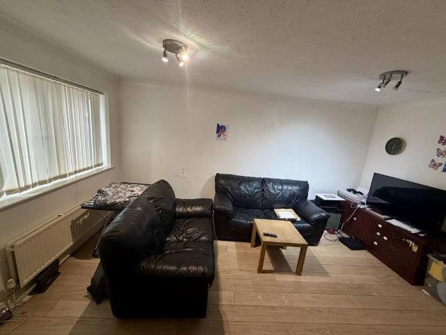 2 bedroom house to rent