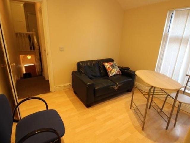 2 bedroom house to rent