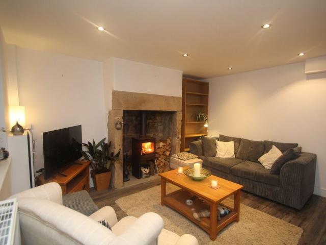 2 bedroom house to rent