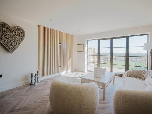 2 bedroom house to rent