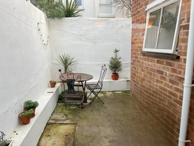 2 bedroom house to rent