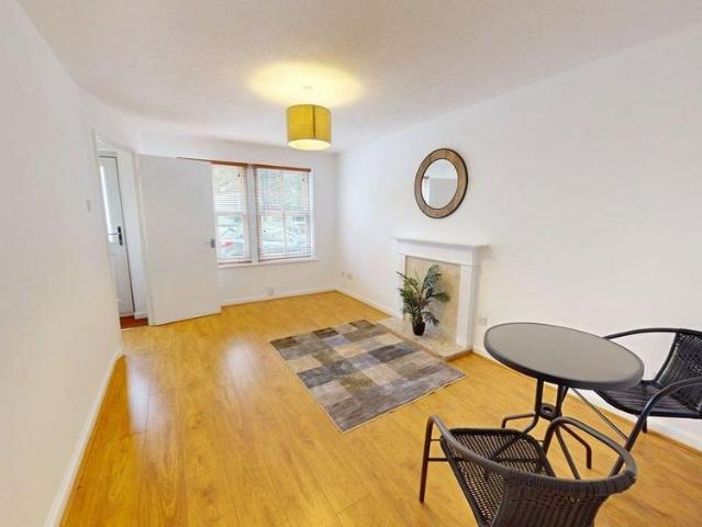 2 bedroom house to rent