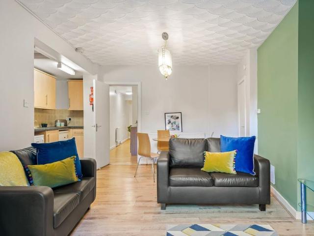 2 bedroom house to rent