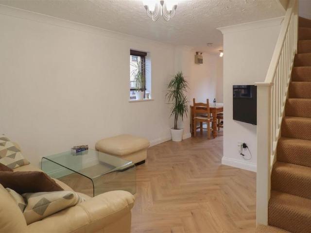 2 bedroom house to rent