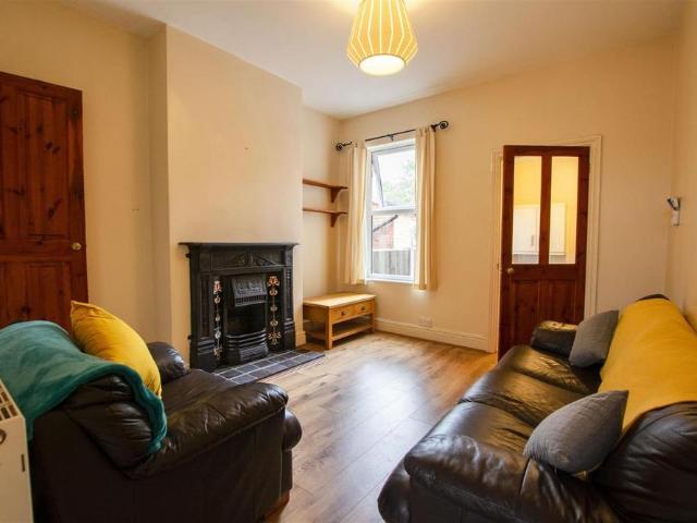 2 bedroom house to rent