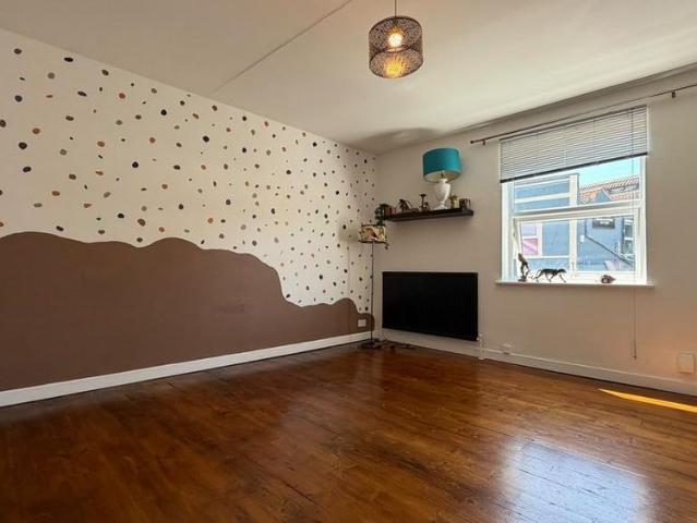 2 bedroom house to rent