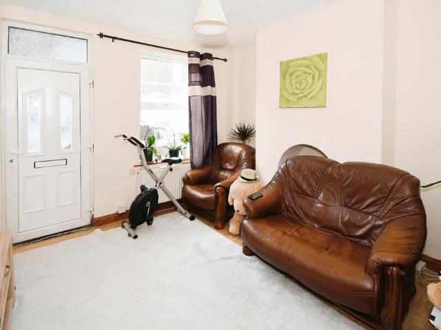 2 bedroom house to rent