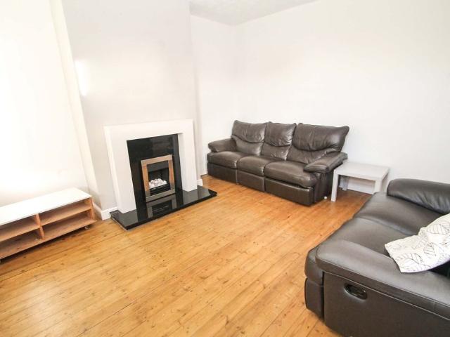 2 bedroom house to rent
