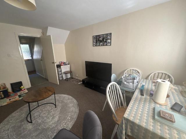 2 bedroom house to rent