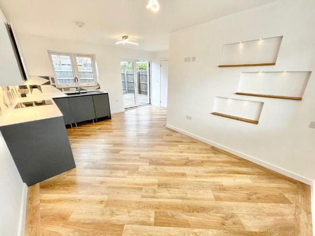 2 bedroom house to rent