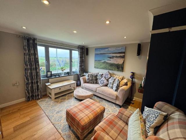 2 bedroom house to rent