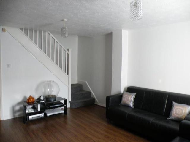 2 bedroom house to rent