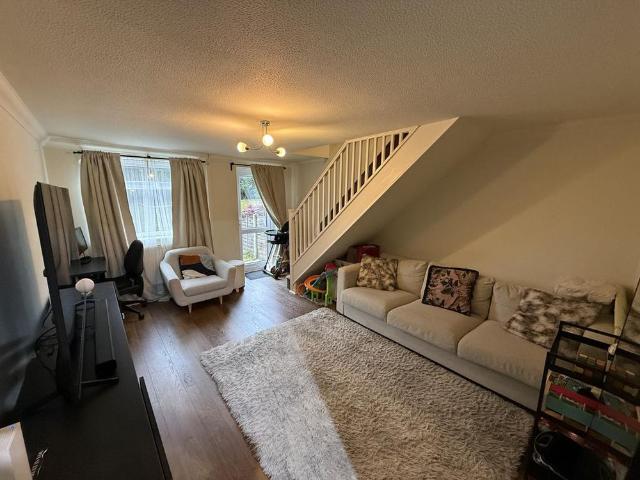 2 bedroom house to rent
