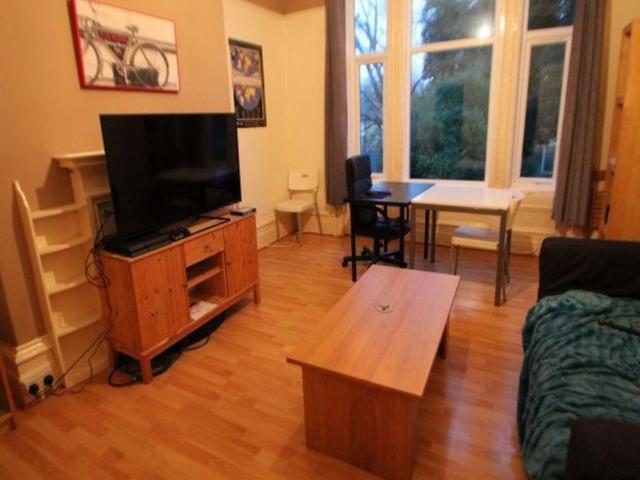2 bedroom house to rent