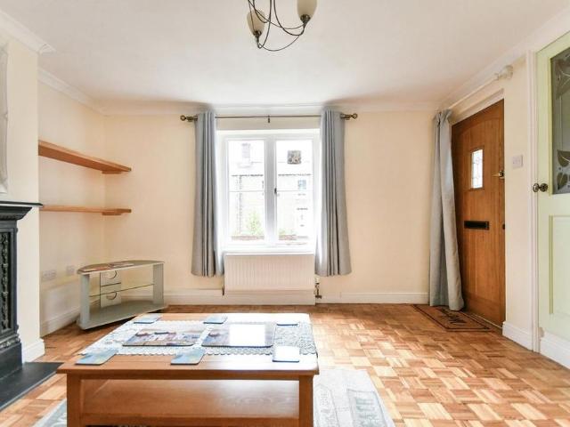 2 bedroom house to rent