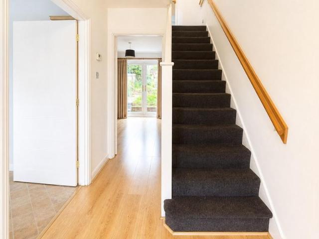 2 bedroom house to rent