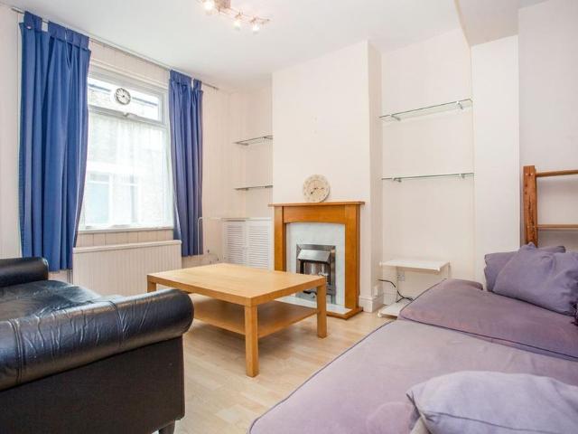 2 bedroom house to rent
