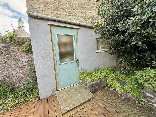 2 bedroom house to rent