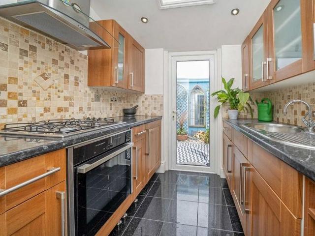 2 bedroom house to rent