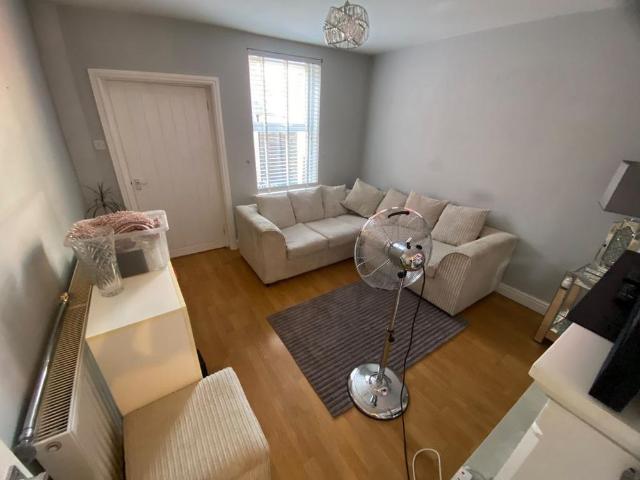 2 bedroom house to rent