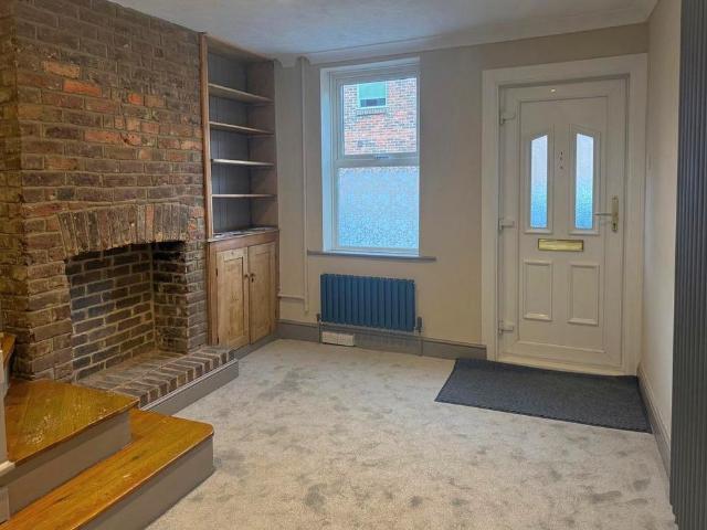 2 bedroom house to rent
