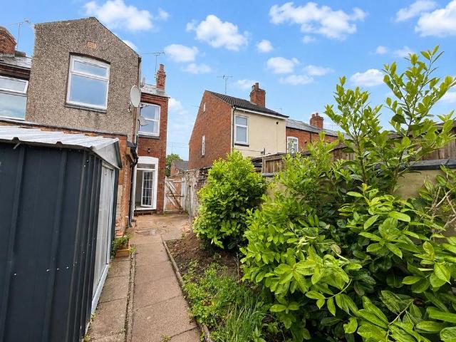 2 bedroom house to rent
