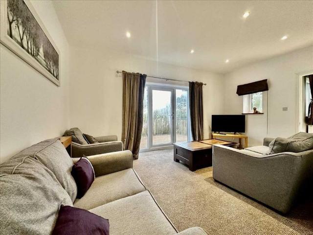 2 bedroom house to rent