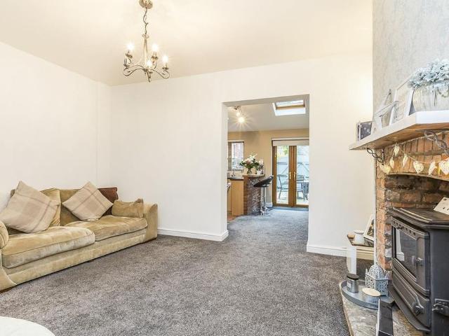2 bedroom house to rent