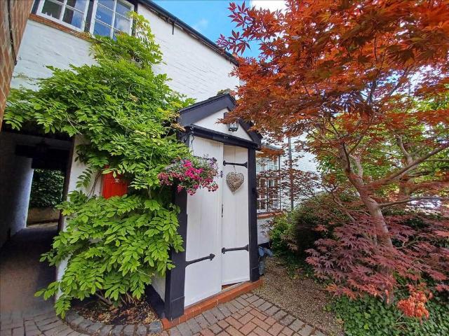 2 bedroom house to rent