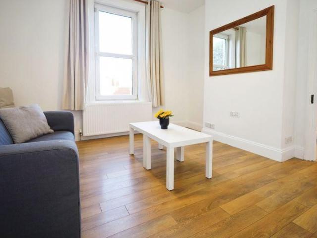 2 bedroom house to rent