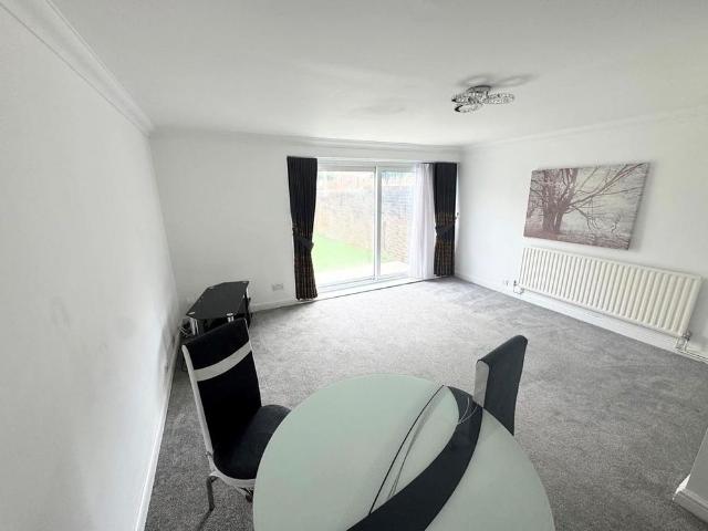 2 bedroom house to rent