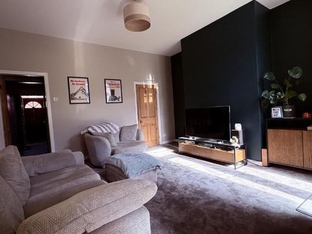 2 bedroom house to rent