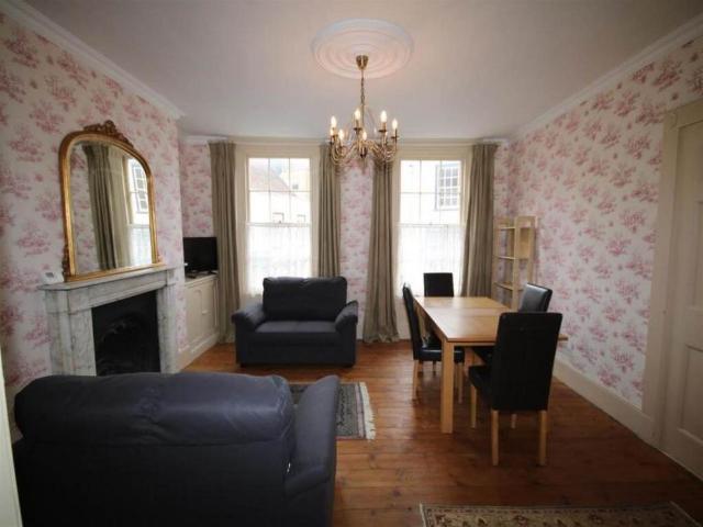 2 bedroom house to rent