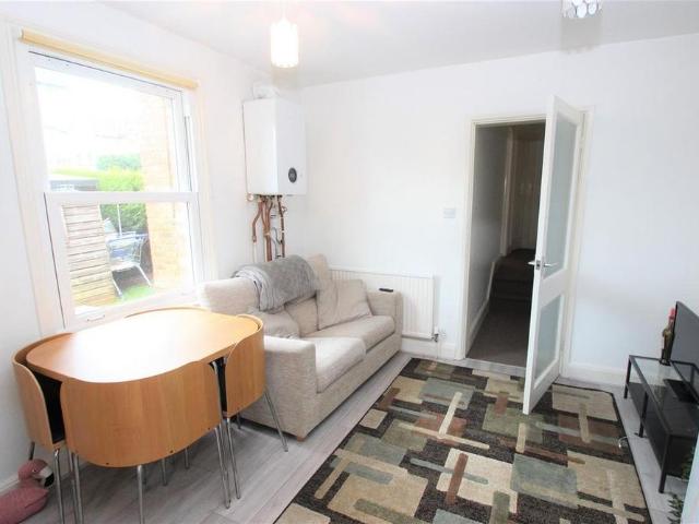 2 bedroom house to rent
