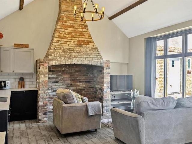 2 bedroom house to rent