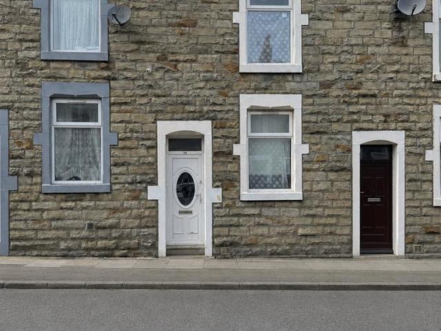 2 bedroom house to rent
