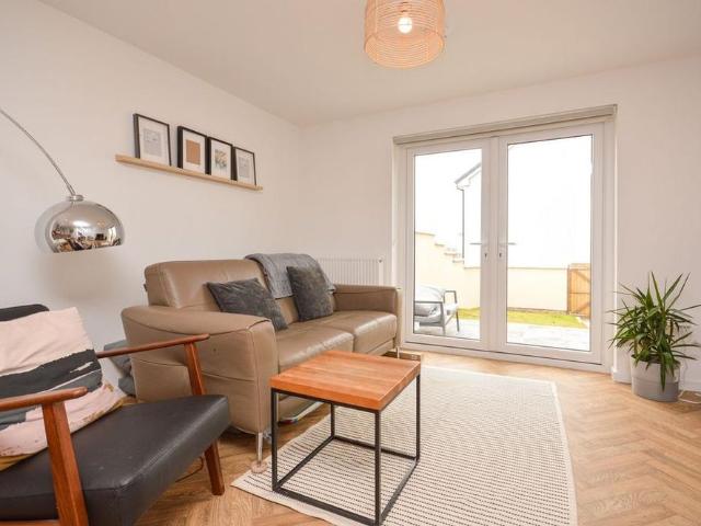 2 bedroom house to rent