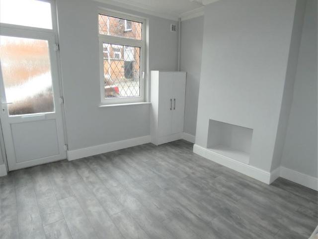 2 bedroom house to rent