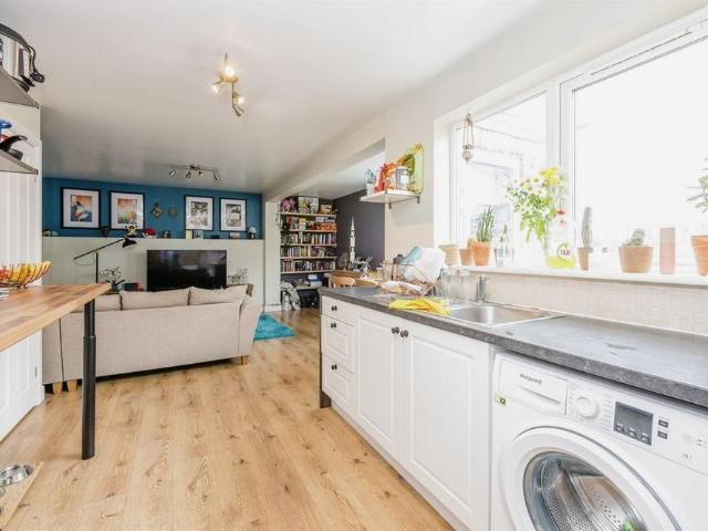 2 bedroom house to rent
