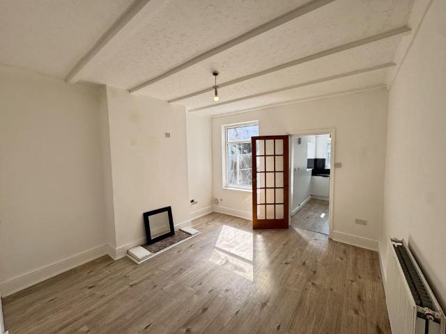 2 bedroom house to rent