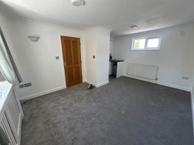 2 bedroom house to rent