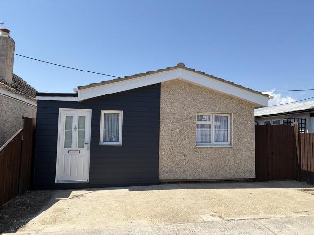 2 bedroom house to rent