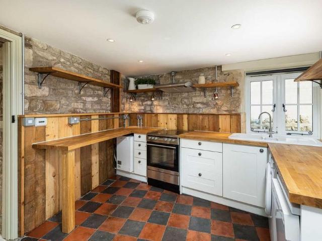2 bedroom house to rent